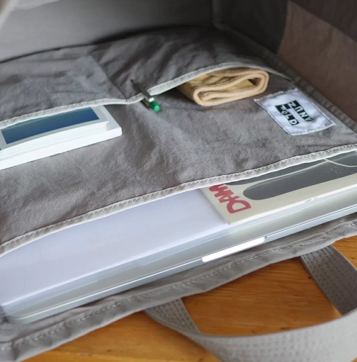 Anunfold Side Pocket Tote Bag | Tortoise General Store